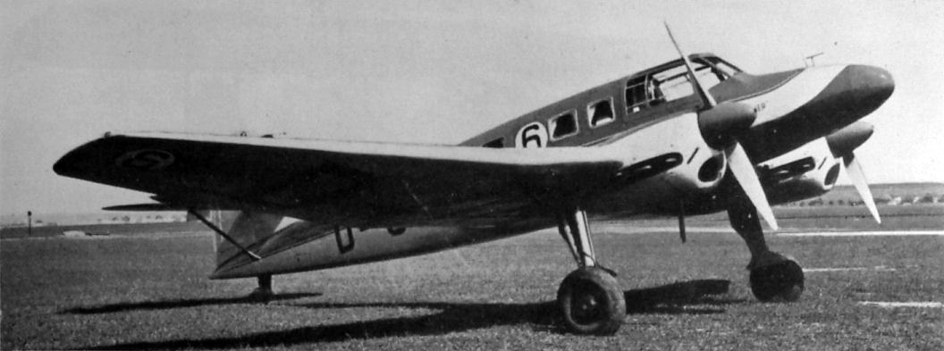 FDRA - Fuerza Aérea: Avión utilitario: AGO Ao-192 Kurier