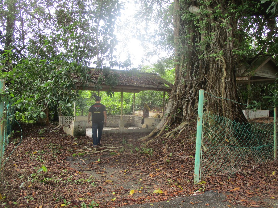 SENI LAMA MELAYU (MALAY OLDEN ART): Makam Undang Rembau pertama (Tomb ...