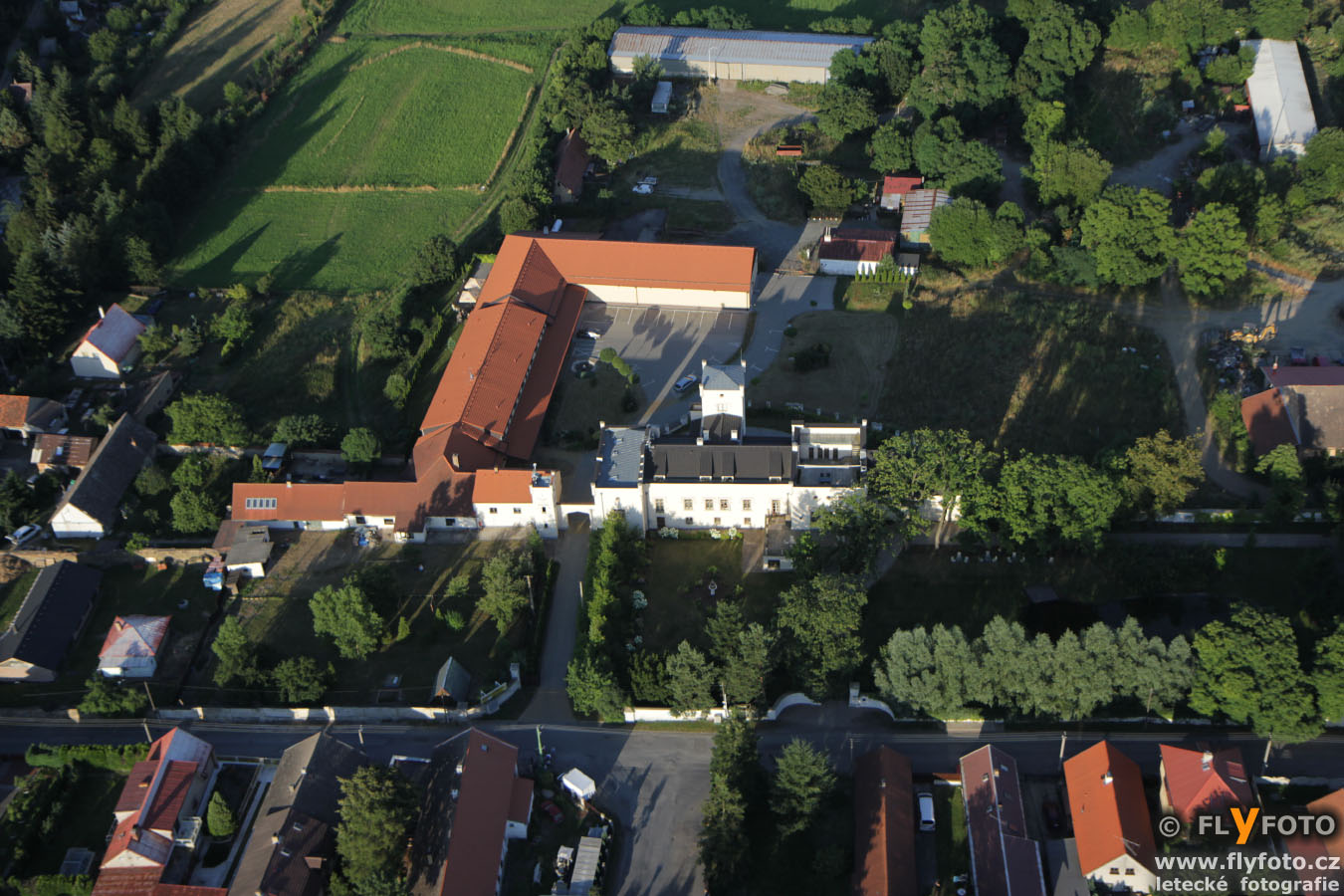 FLyFOTO letecká fotografie a video: Trnová