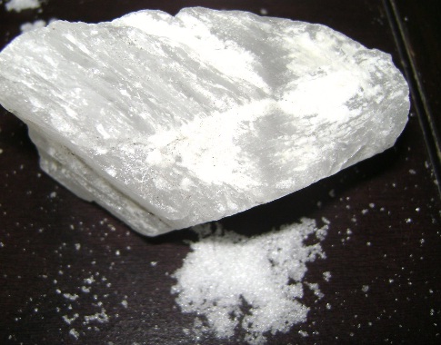 herbal leaves, herbal medicine plants and treatments: Alum, Tawas