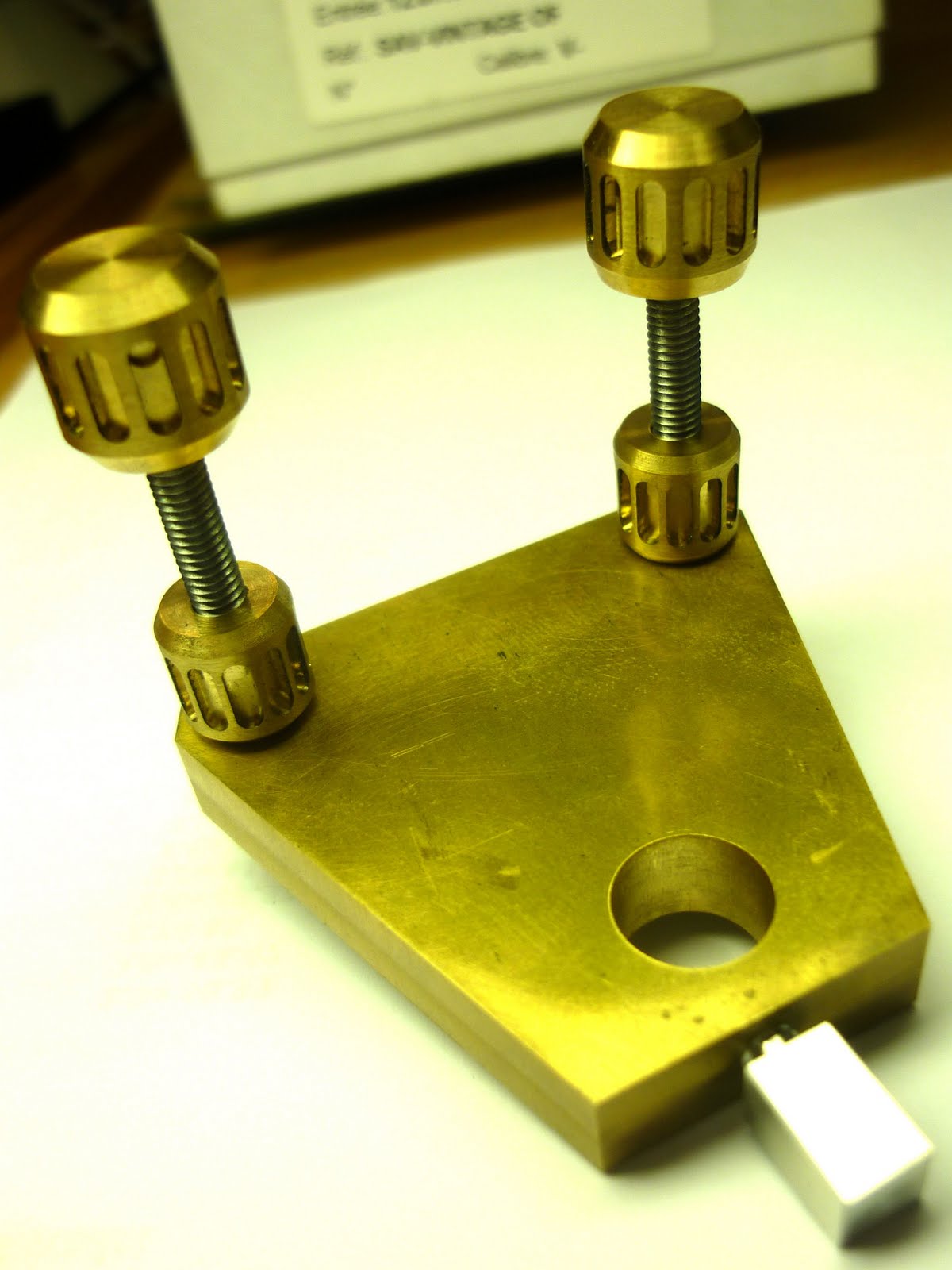 K&H Watchmaking Competence Centre: The screw polisher ...