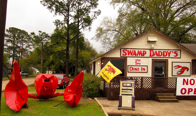 Our Epic Art*o*mat® Road Trip Blog: Day 19: Louisiana! Crawfish Fun