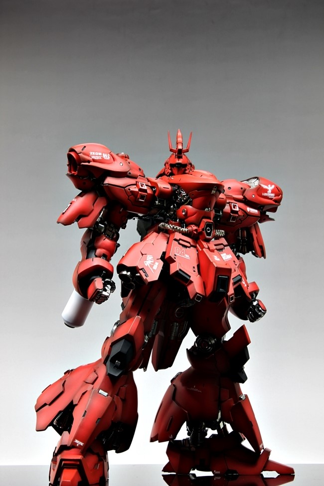 Thai Gundam: Sazabi MG 1/100 - Custom color