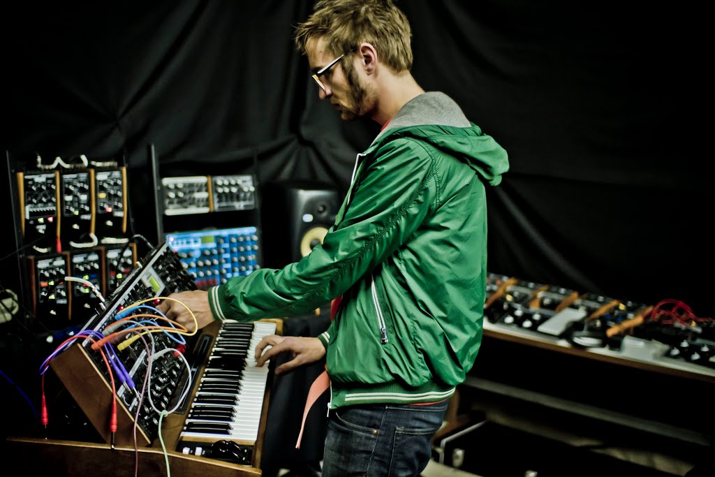 MATRIXSYNTH: Moog Sound Lab