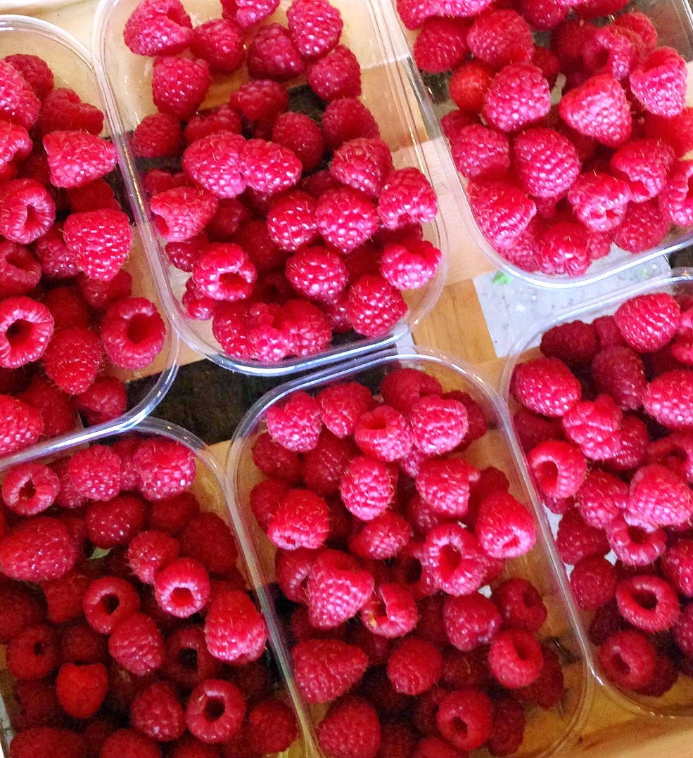 MY HOLIDAY DIARIES PART 2- RIVER BEACH,BERRIES AND FARMERS MARKET - A N ...