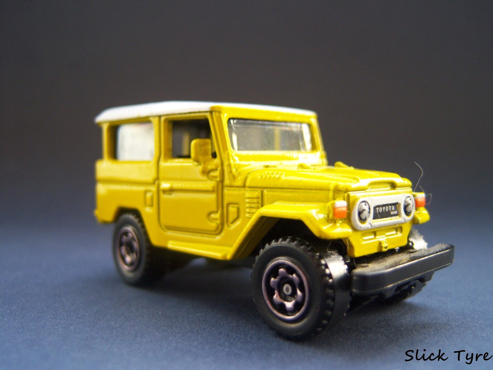 Slick Tyre Diecast Car Collection: MATCHBOX - TOYOTA LAND CRUİSER - YELLOW