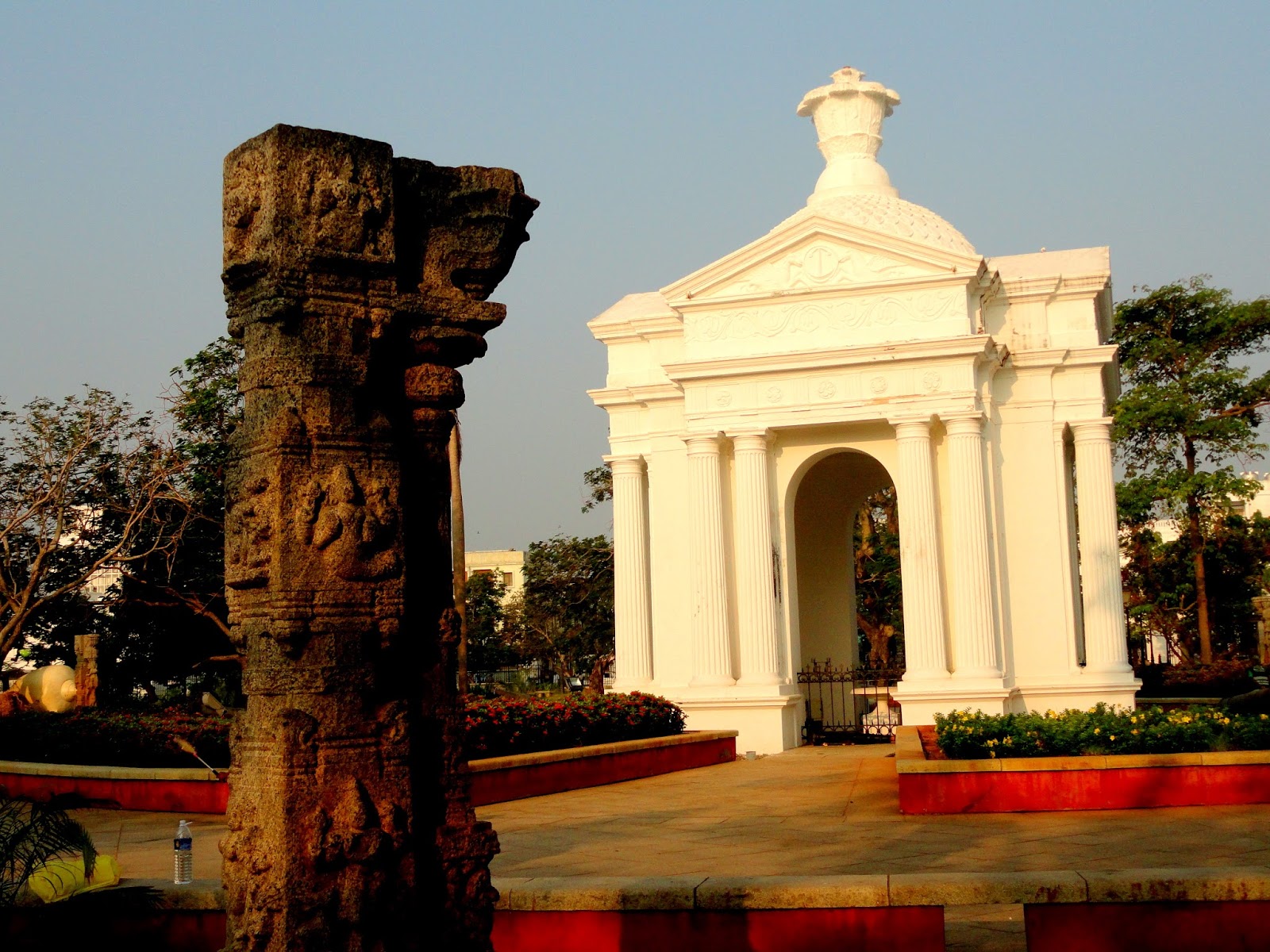 Pondicherry Tourism: Aayi Mandapam (Park Monument), Pondicherry