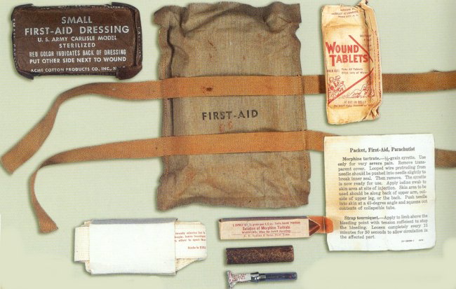 Webbingbabel: WW2 Parachute First Aid Packet