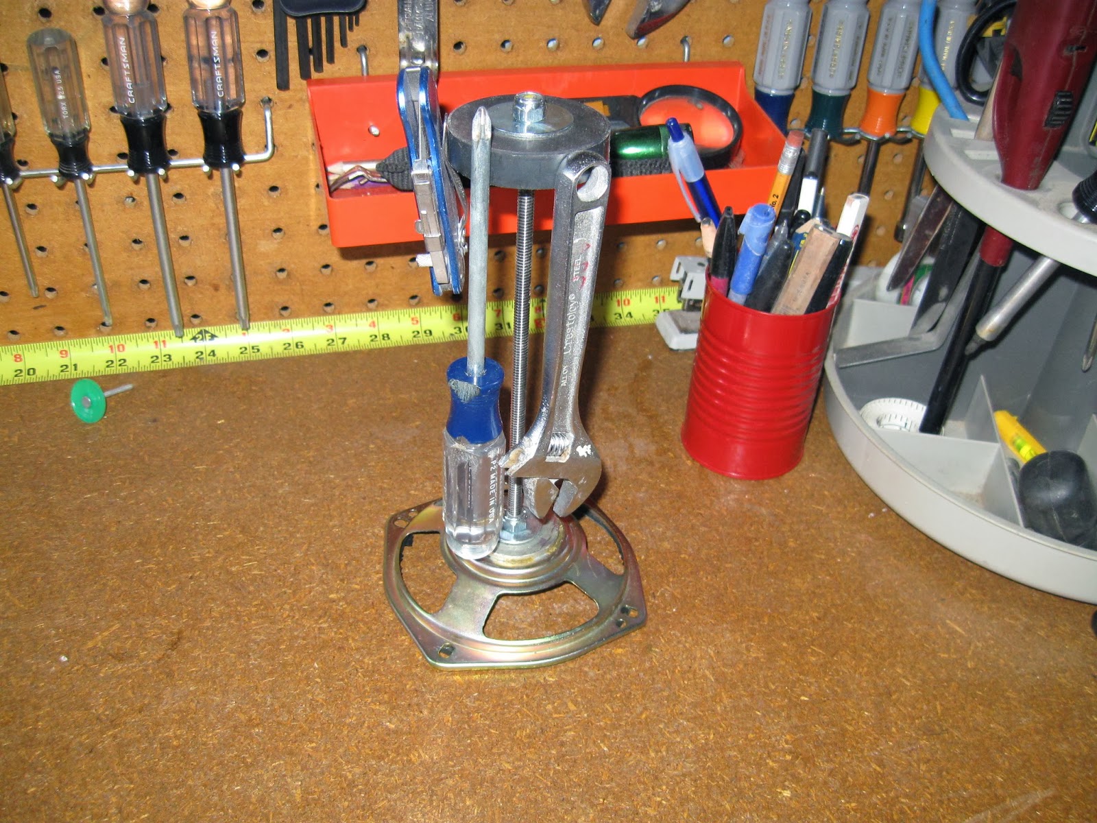 Easy Cheesy Garge: Magnetic Benchtop Tool Holder made from a Speaker