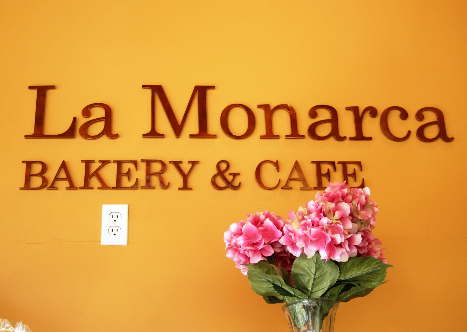 Doah's Hungry: La Monarca Bakery & Cafe