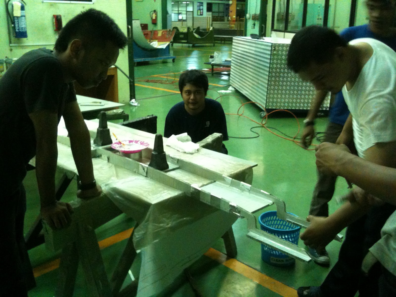 ITS TEAM - SAPU ANGIN SHELL ECO MARATHON 2012: Momen - Momen Proses ...