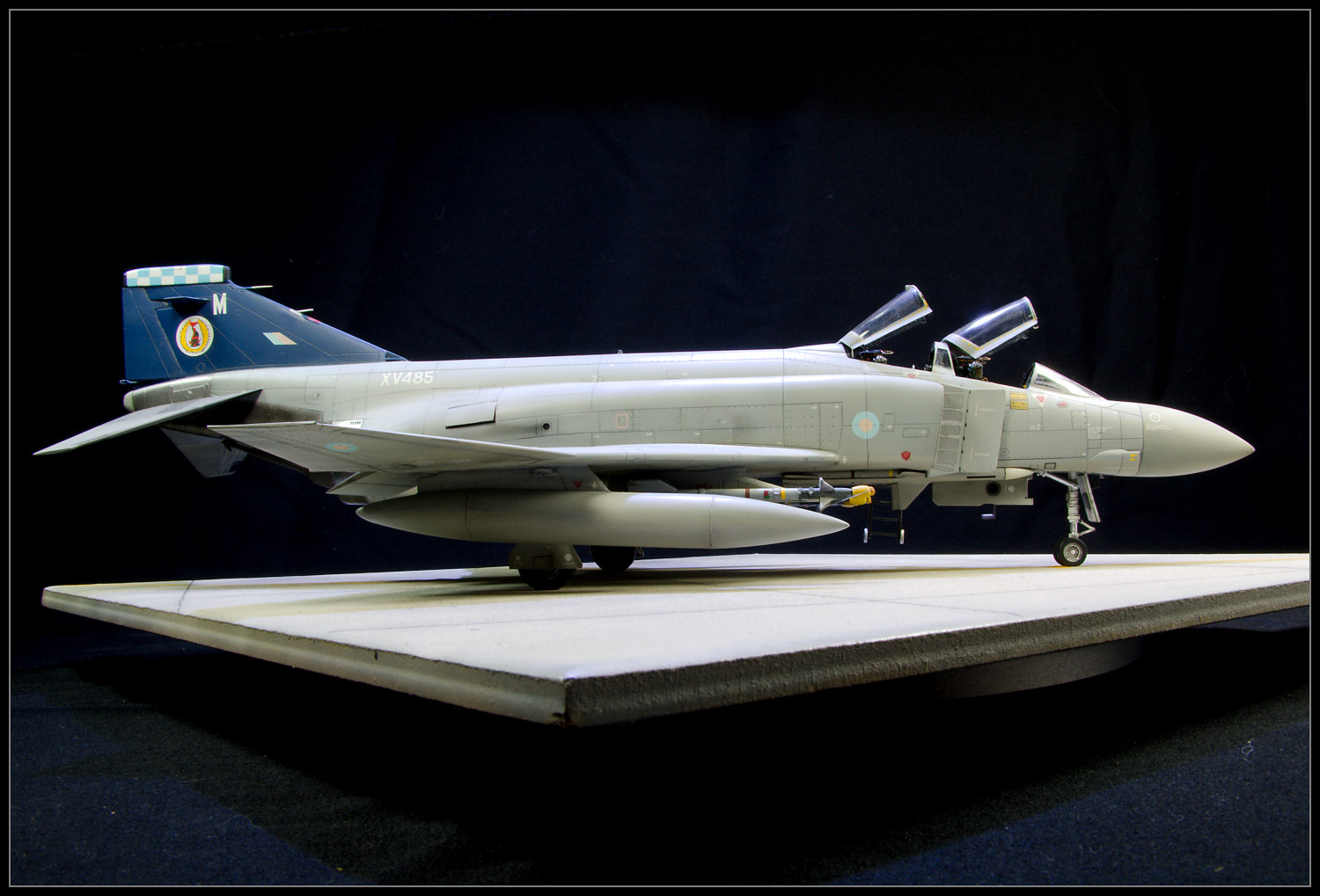 The Hamfisted Modeller: 1/48 Hasegawa F-4 FGR-2 Phantom - No 19 Sqn ...