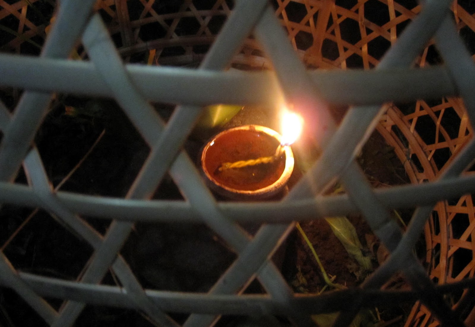 Mendem atau Menanam Ari-ari Luh Rasi ~ Ni Luh Rasi Maharani