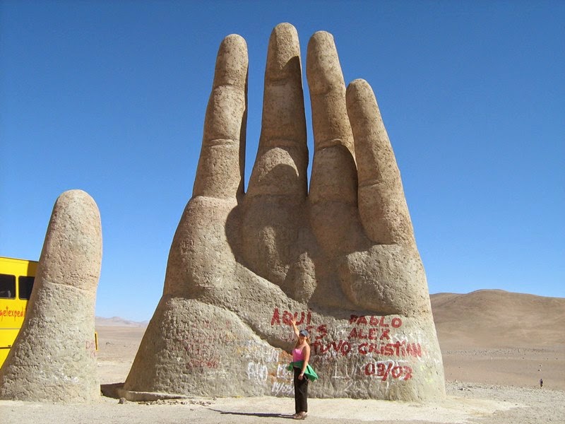 The Mano de Desierto | Sculpture of a Giant Hand located in the Atacama ...