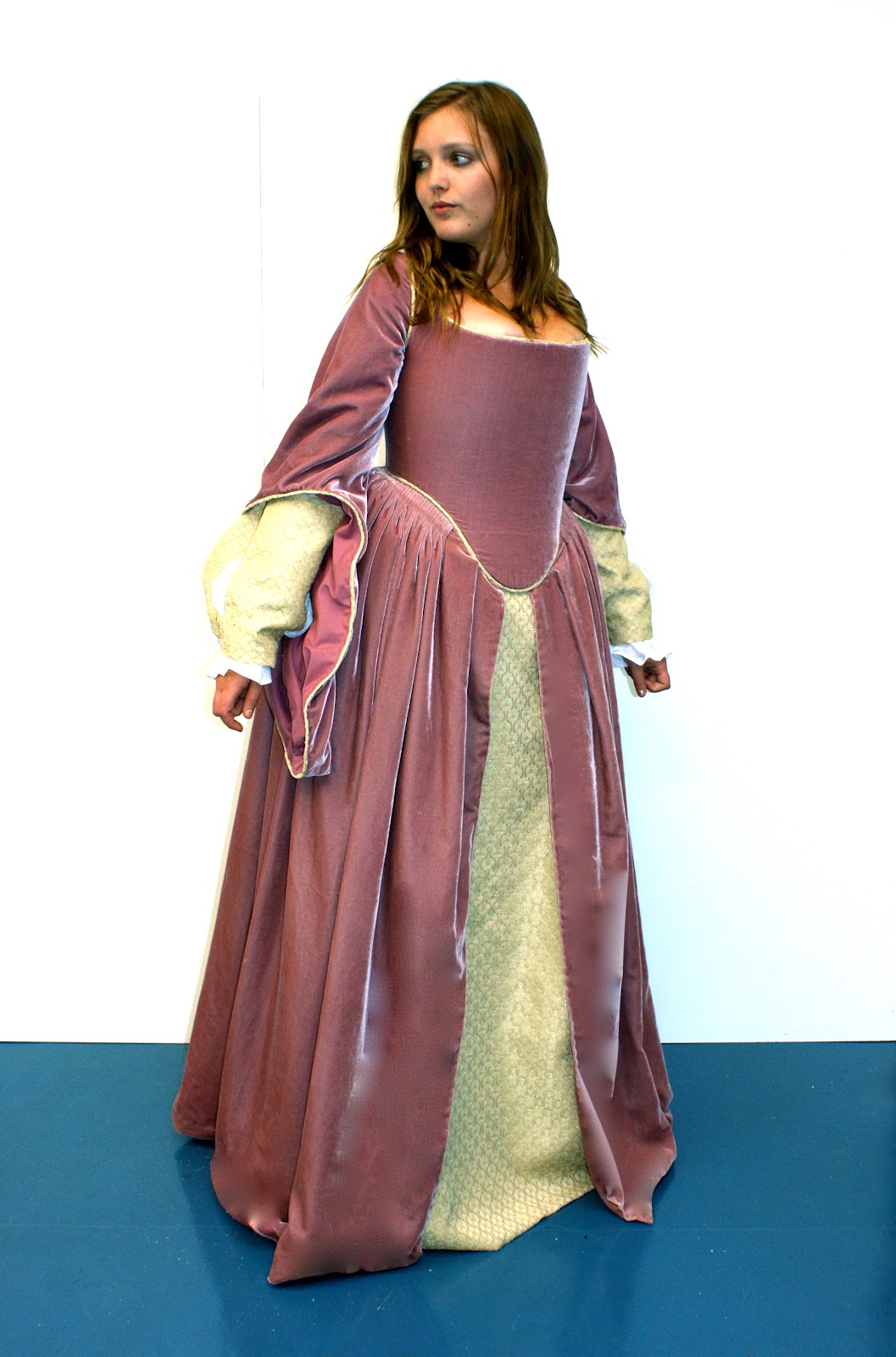 Shelley Calvert - Costume Interpreter