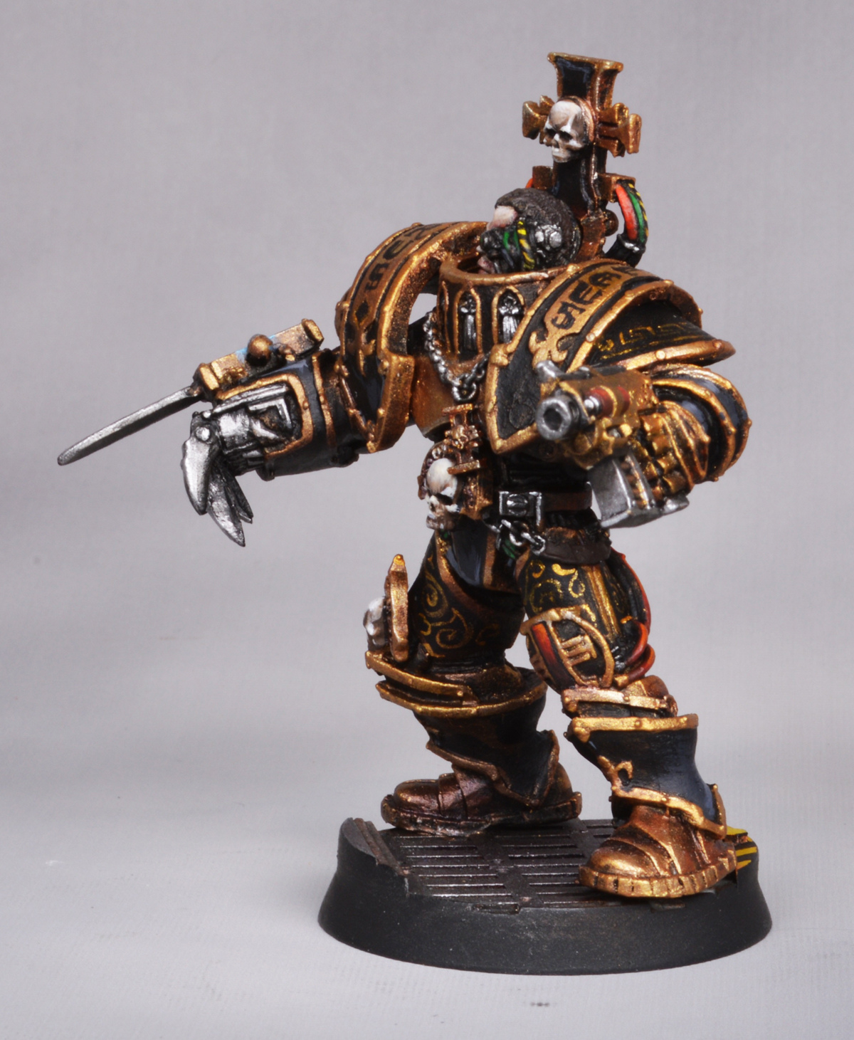 davetaylorminiatures: INQUISITOR - Witch Hunter Tyrus and Hive Ganger Talon