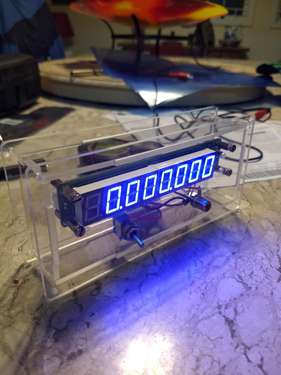 PU3AMB: Utilizando o módulo frequencímetro PLJ-8LED-C