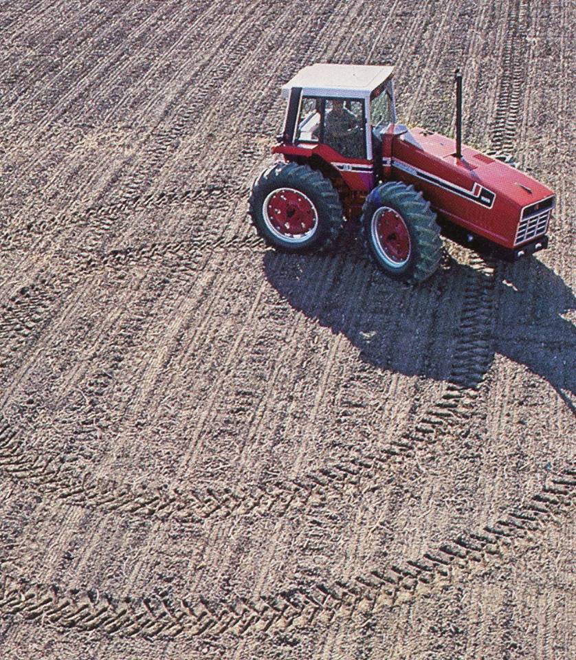 Industrial History: IH: 2+2 Tractor (Anteater)