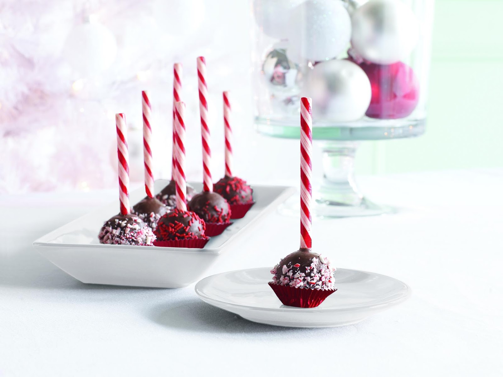 My Pampered Life: A Christmas recipe for Candy Cane Brownie Pops