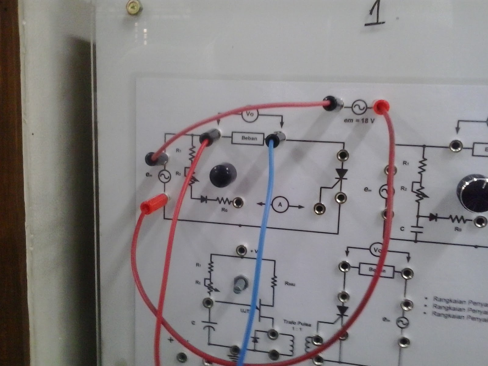 Life Is An Adventure Rangkaian Penyulutan Thyristor Dengan Tahanan R Pada Modul Praktikum