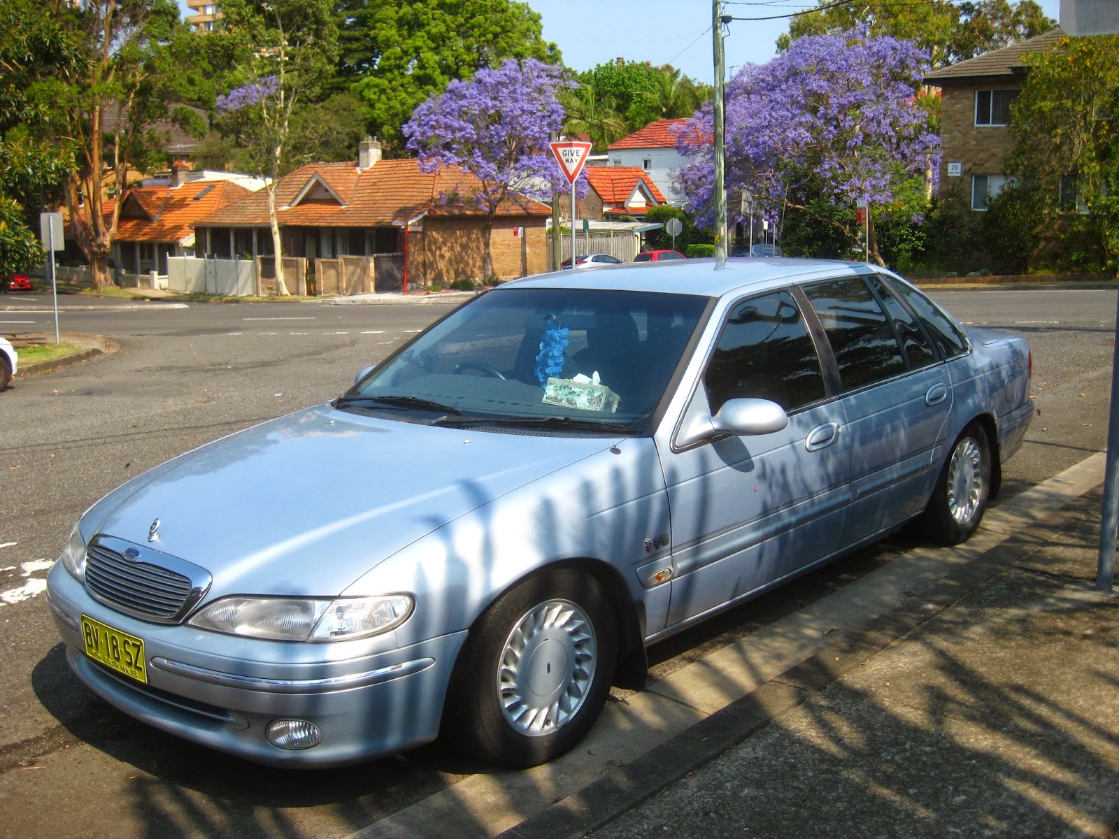 Aussie Old Parked Cars: 1995 Ford NF Fairlane Ghia 5 Litre V8