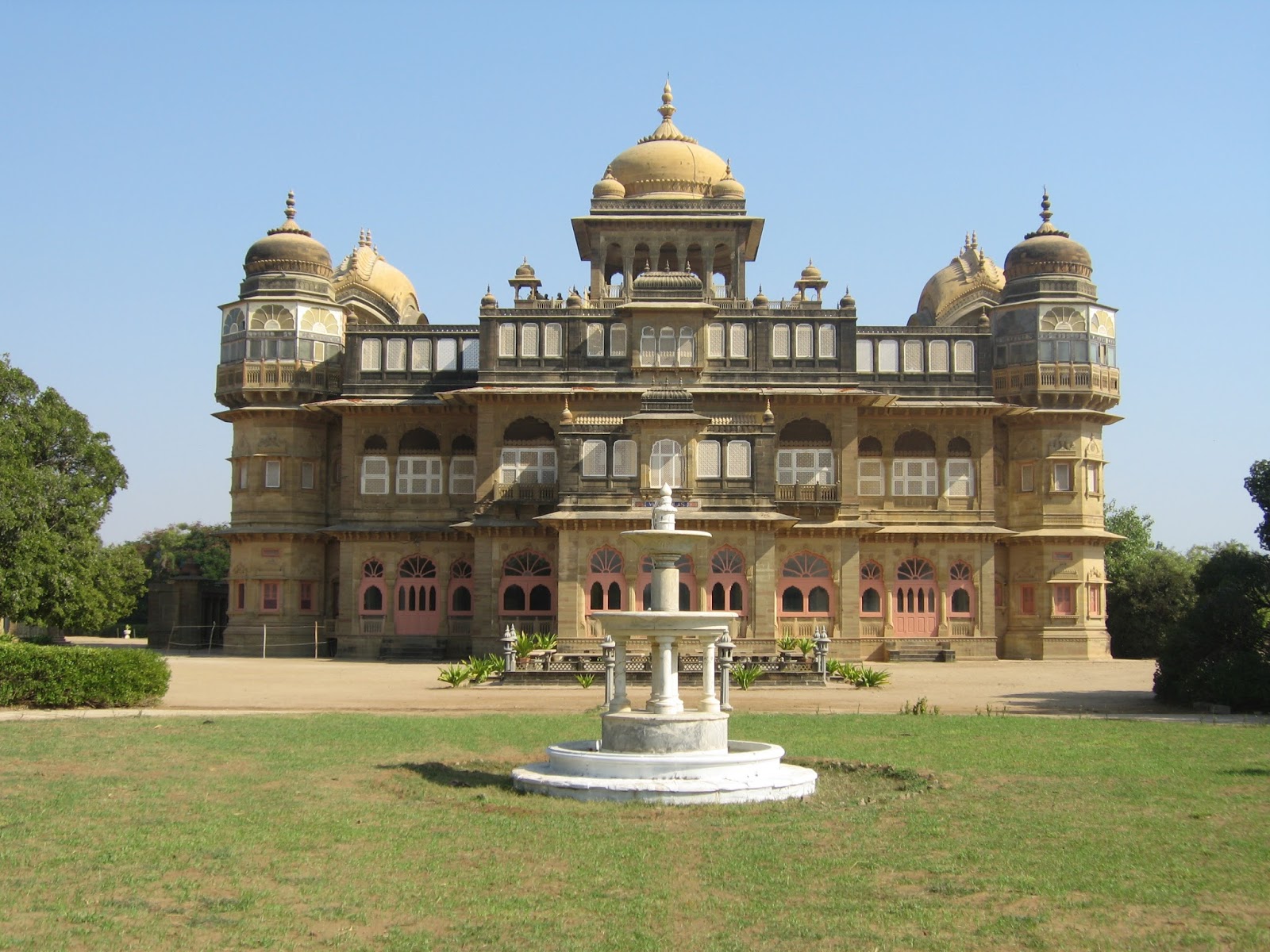 Impressive Vijaya Vilas Palace, Mandvi