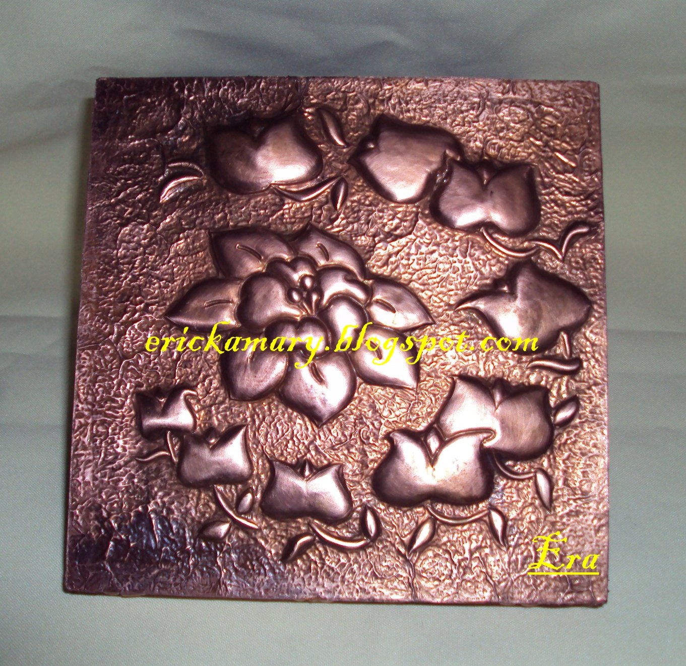 ERICKA MARY: REPUJADO EN COBRE - COFRE