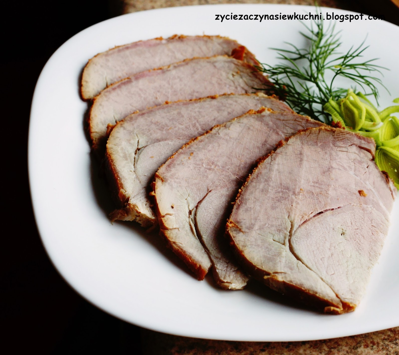 Szynka długo pieczona w niskiej temperaturze | Życie zaczyna się w kuchni