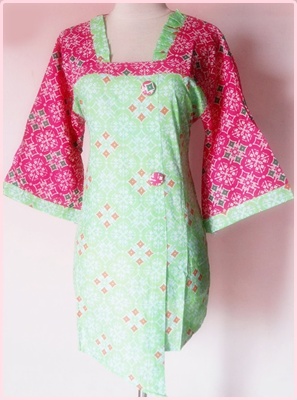 Model baju batik wanita modern warna pink