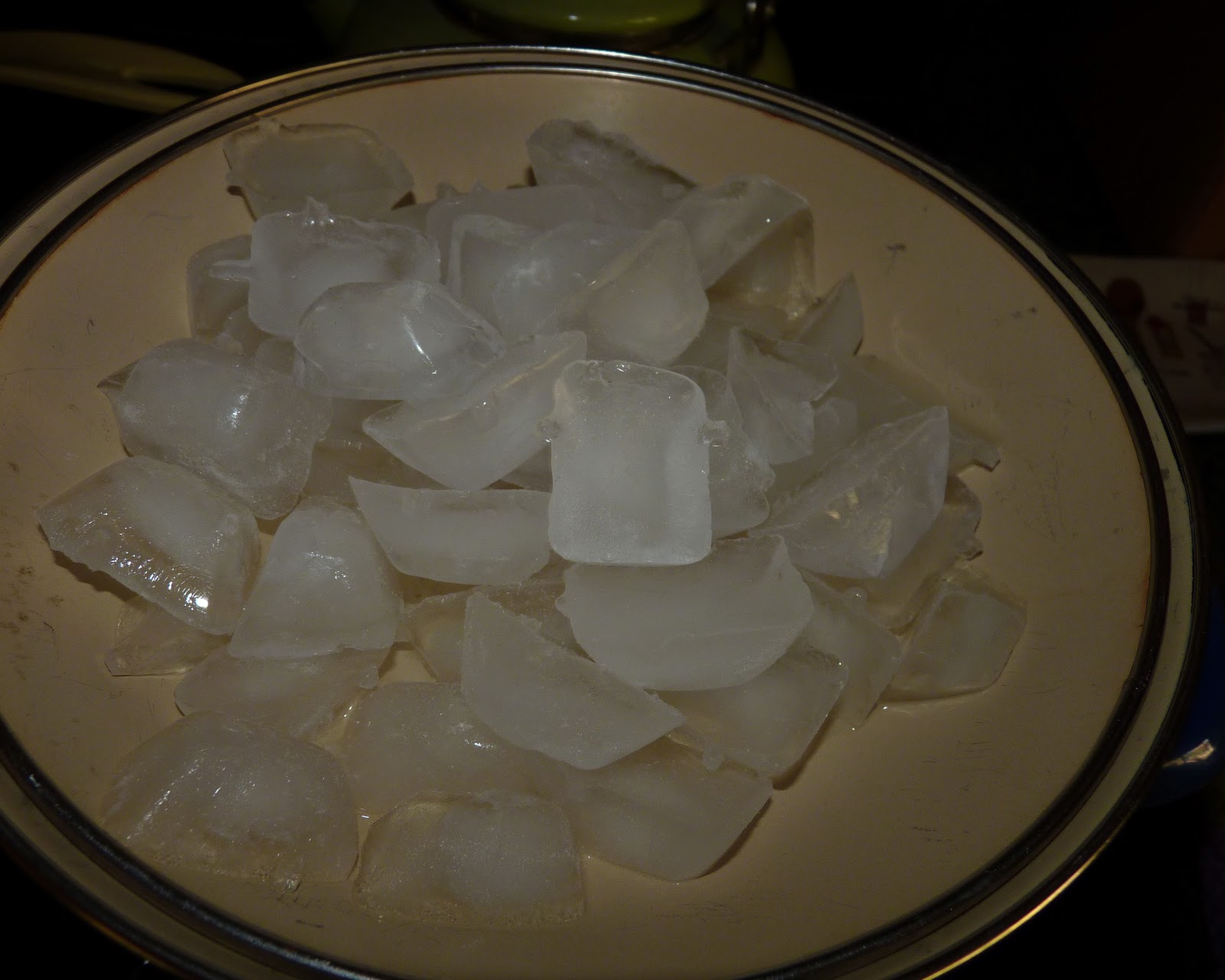 Country Girlie: How to make Rose Water - Tutorial