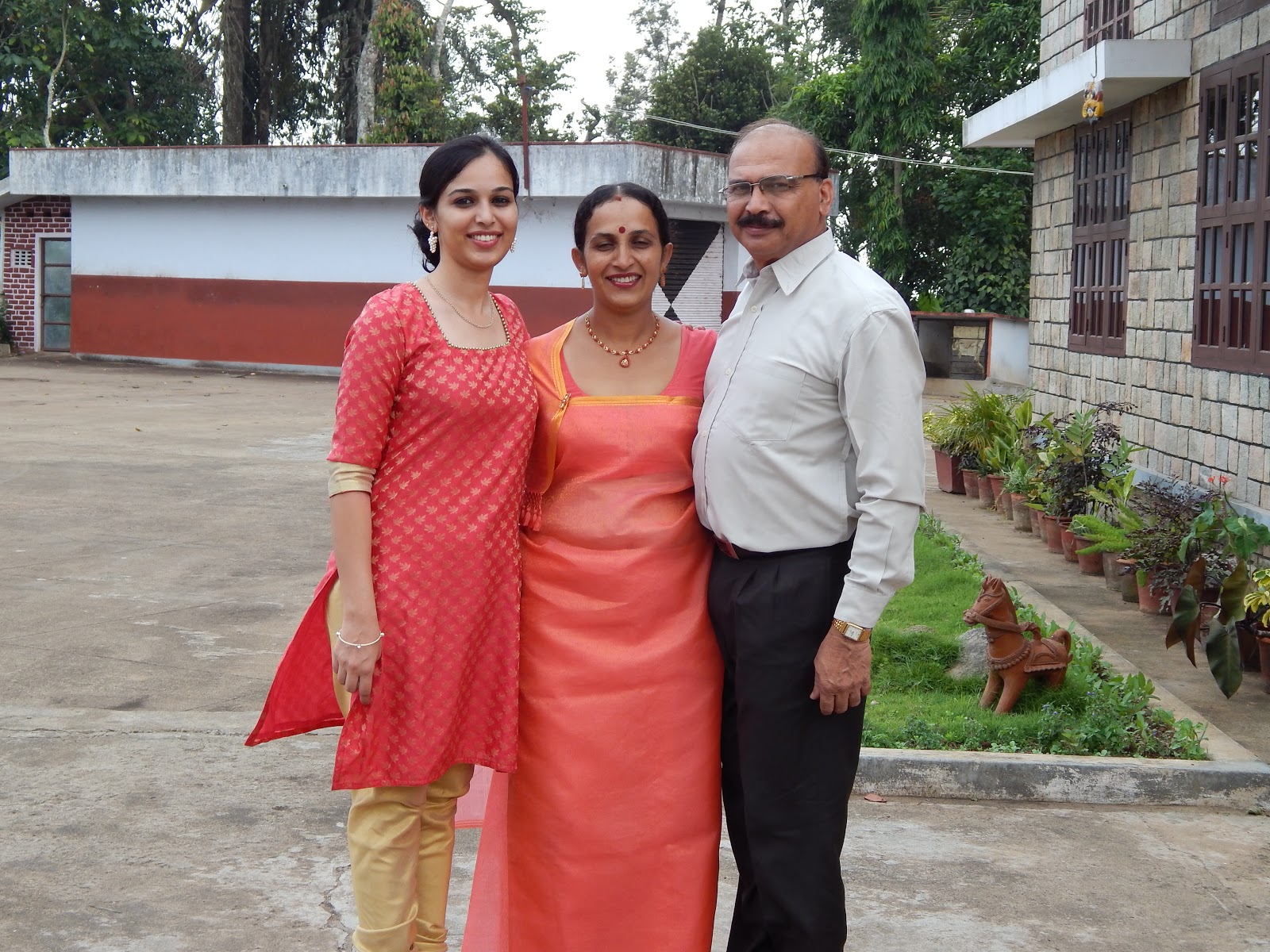 Lisha's WHITE TULIP: Coorg Wedding:)