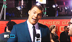 birthdays: Alan Ritchson (gifs)