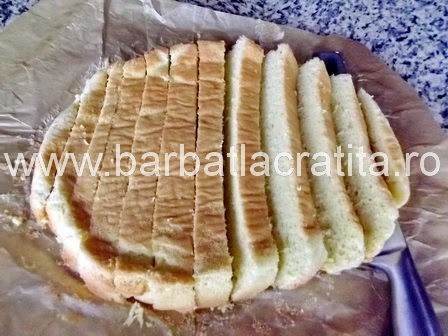 Tort cu cremă din nucă şi unt | Rețete BărbatLaCratiță