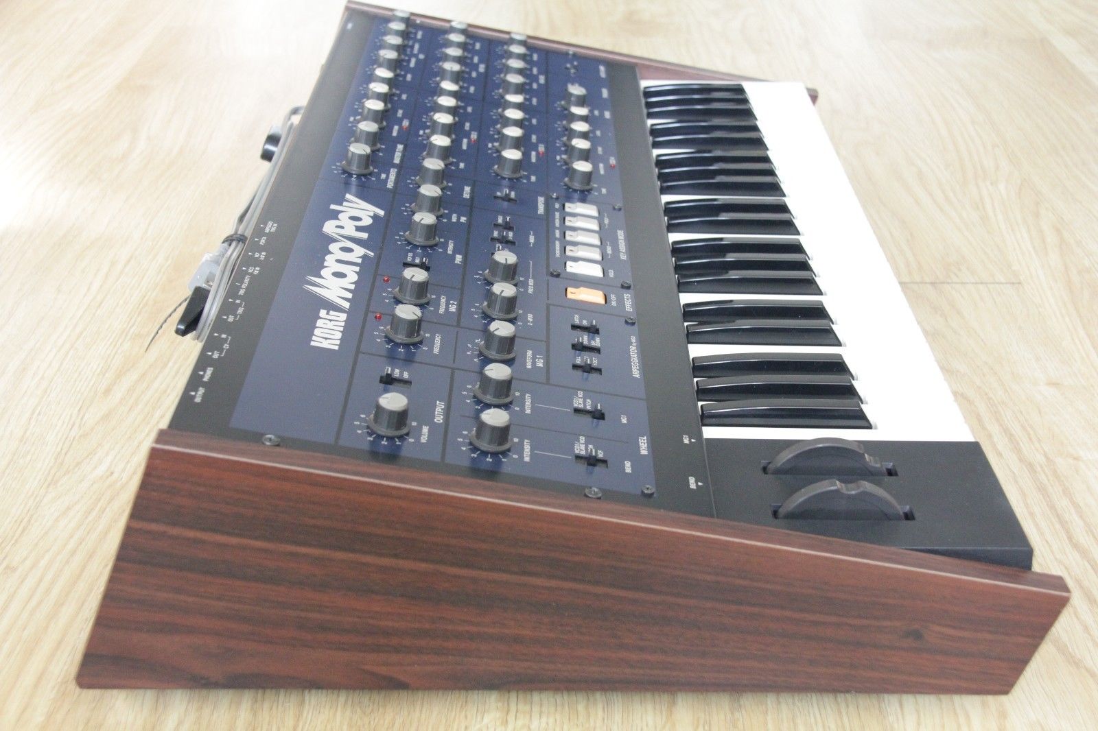 MATRIXSYNTH: Korg Mono/Poly Keyboard Synthesizer SN 378232