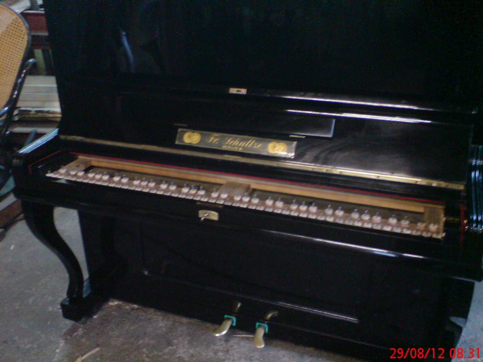Pracownia renowacji mebli zabytkowych i antyków: Renowacja Pianina Fr ...