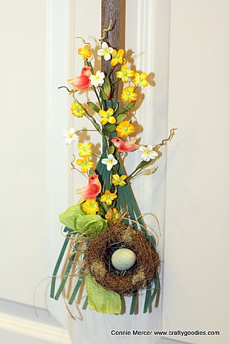 crafty goodies: Try it Tuesday~a re-purposed yard rack!