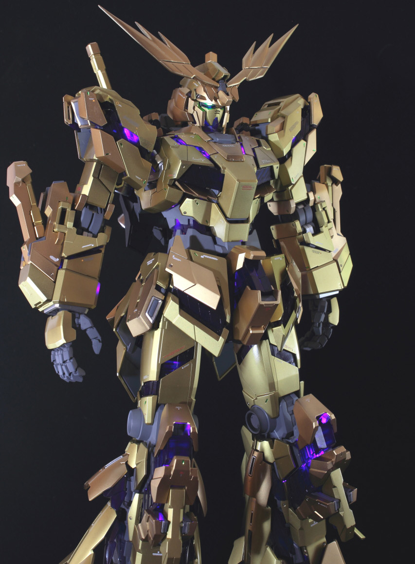 Custom Build: PG 1/60 Unicorn Gundam Phenex + Full Armor Equipment