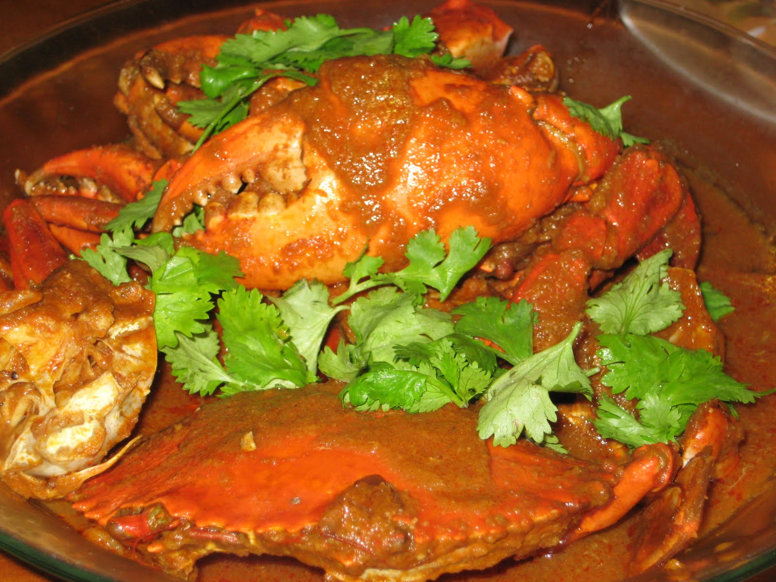 Live..Eat...Travel: Spicy Curried Crabs