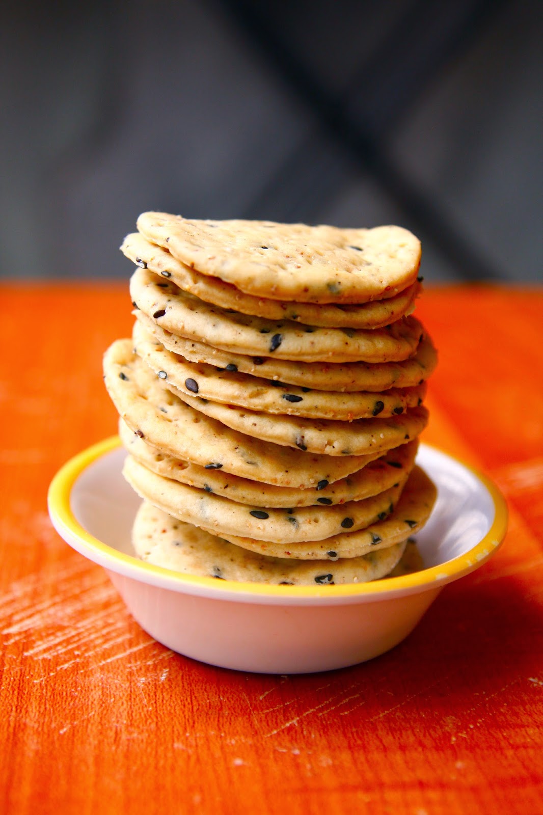 Nimmy's Kitchen: Sesame Poppy Seed Crackers