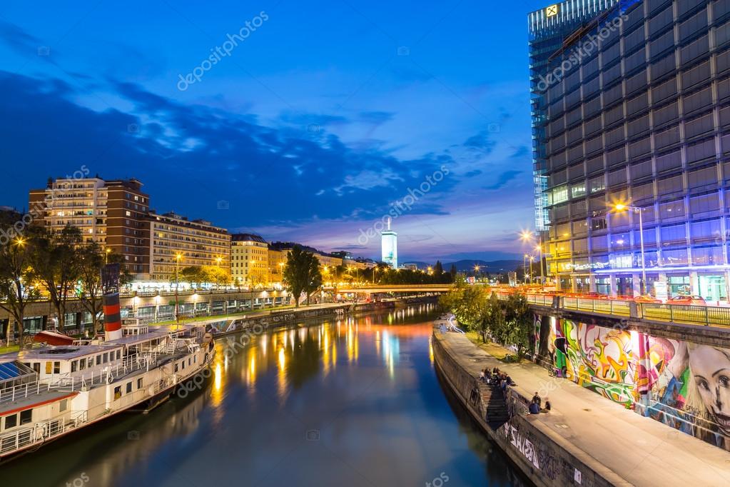 purpura: JOHANN STRAUSS - DANUBIO AZUL