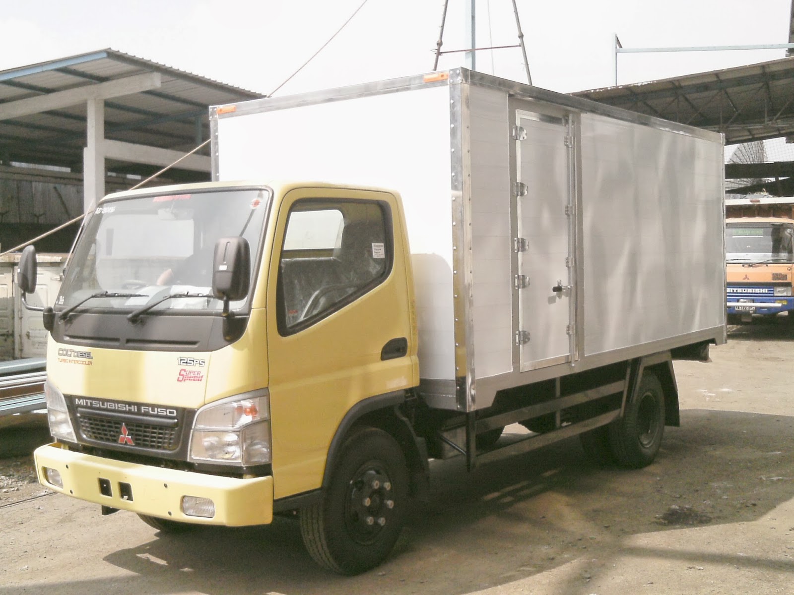 SALUYU KAROSERI: Full Box Aluminium Dengan Optional Pintu Samping Model ...