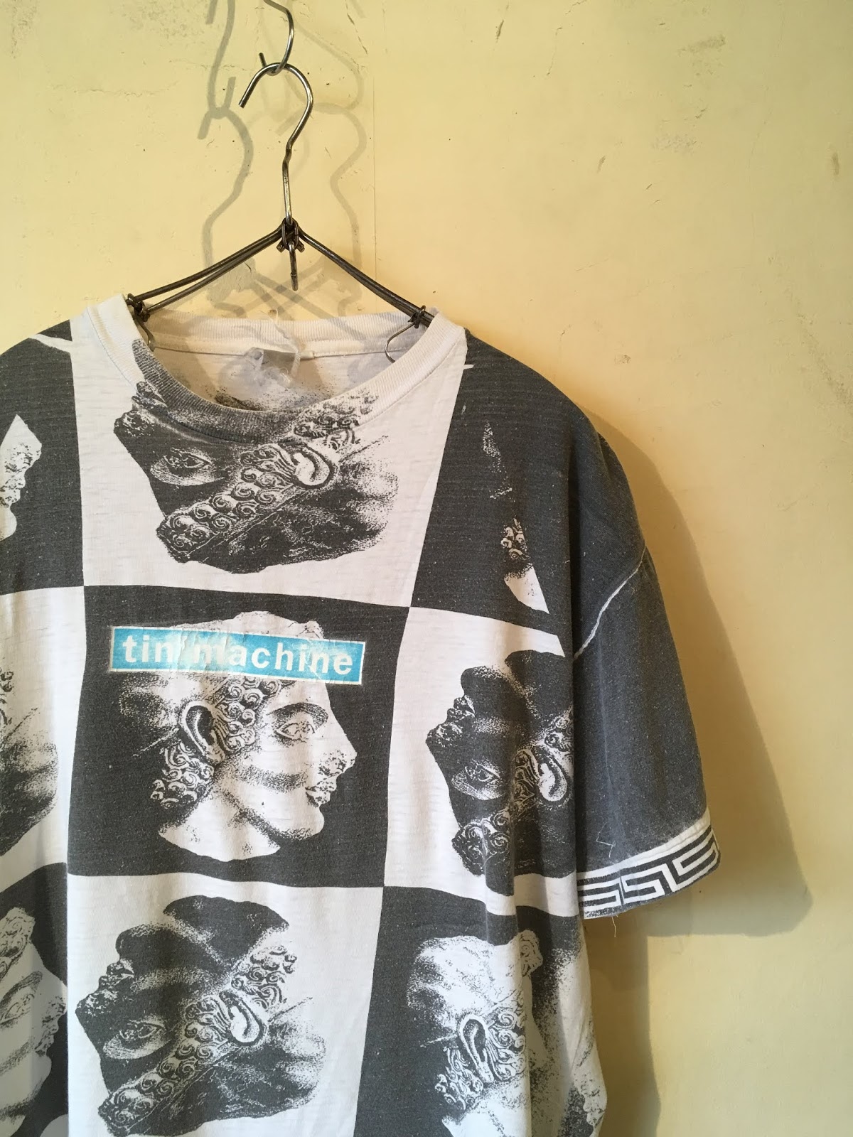 TREDICI: 05/30 ① Tin Machine