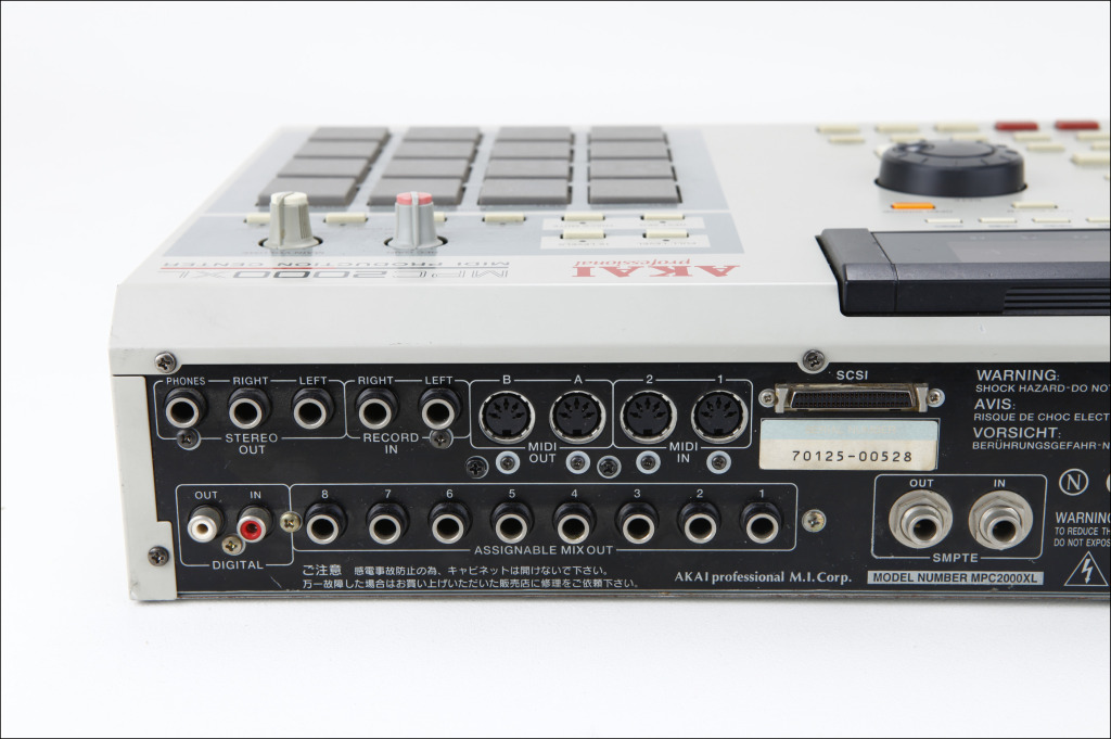 MATRIXSYNTH: Akai MPC-2000 XL sampler/sequencer with 8 output expander