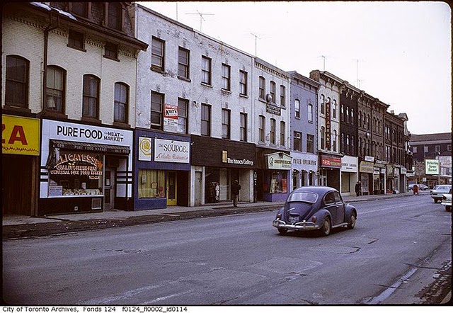 40 Wonderful Photos of Yonge Street, Toronto in the 1970s ~ Vintage ...