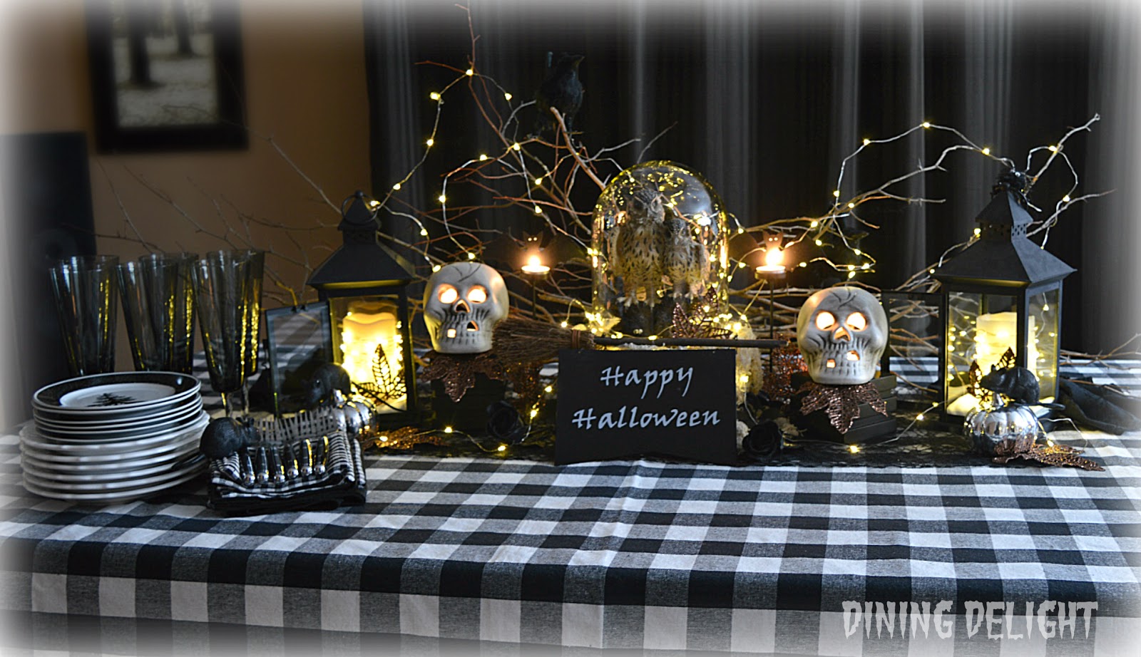 Dining Delight: Spooky Halloween Buffet Display