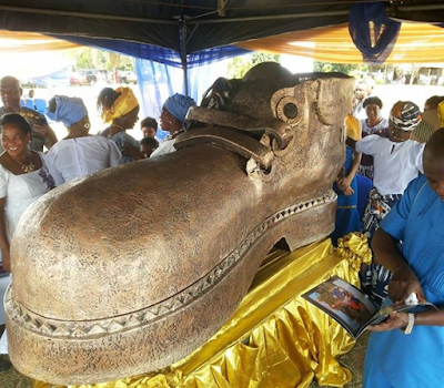 See The Magnificent Shoe Casket An Artiste Was Buried In (Photos ...