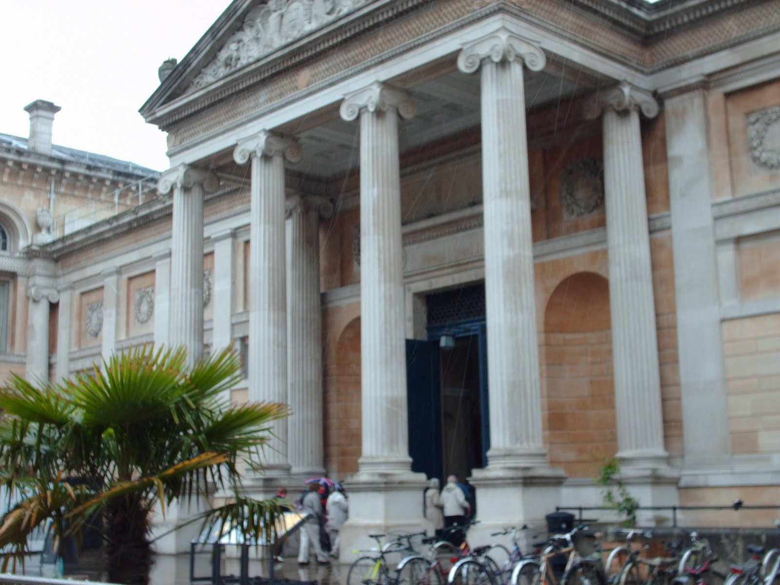 Oxford Omnibus: The Ashmolean Museum