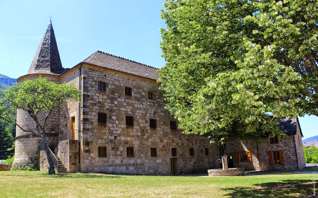 NATURE EN LIGNE ..... LE PHOTOBLOG de SERGE: FLORAC, CAPITALE DU PARC ...