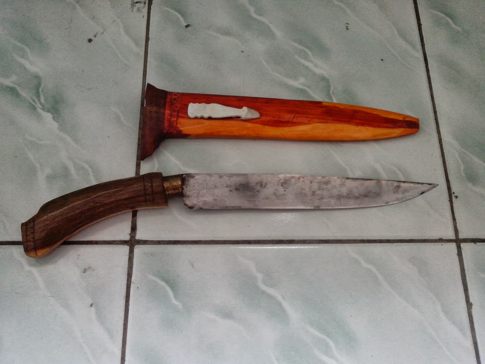 Golok dan Pisau Potong Hewan