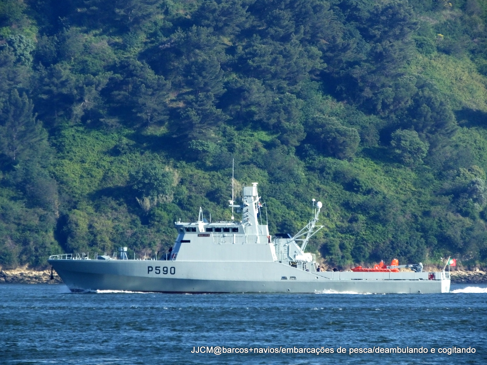 BARCOS+NAVIOS: P590 NRP TEJO